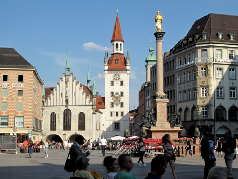 Verwunderlich Altes Stadtmdchen Preise Fotos